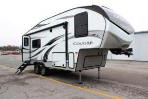 9 Amazing Fifth Wheels Under 30 Feet (With Pictures) | GoDownsize