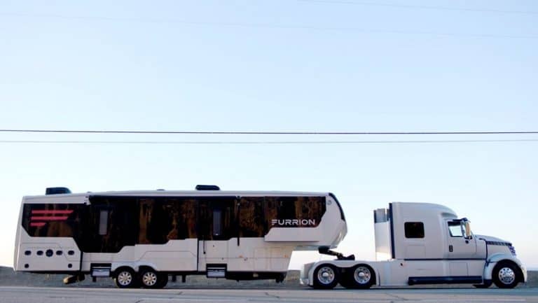 6 Best RVs With BATHTUBS - Fifth Wheel + Class A (With Pictures ...