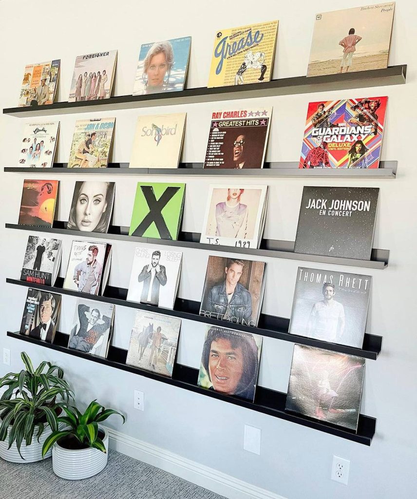 19 Genius Wall Shelves Anyone Can Build | GoDownsize