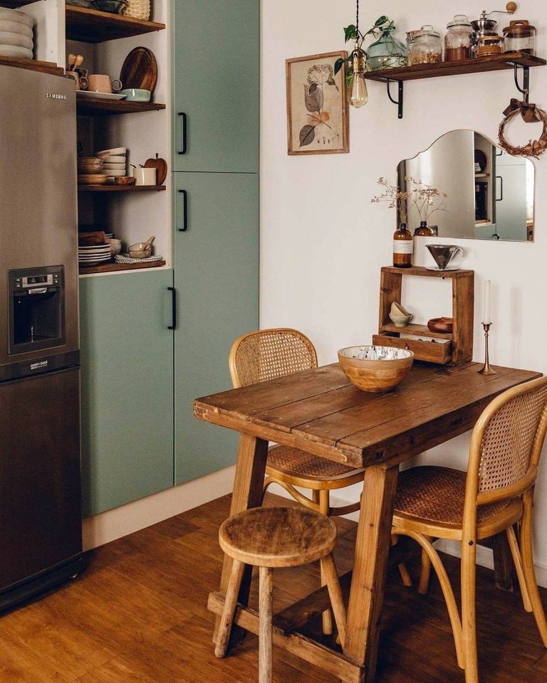 Dining Area in Small Kitchens? 11 Inspiring Designs | GoDownsize