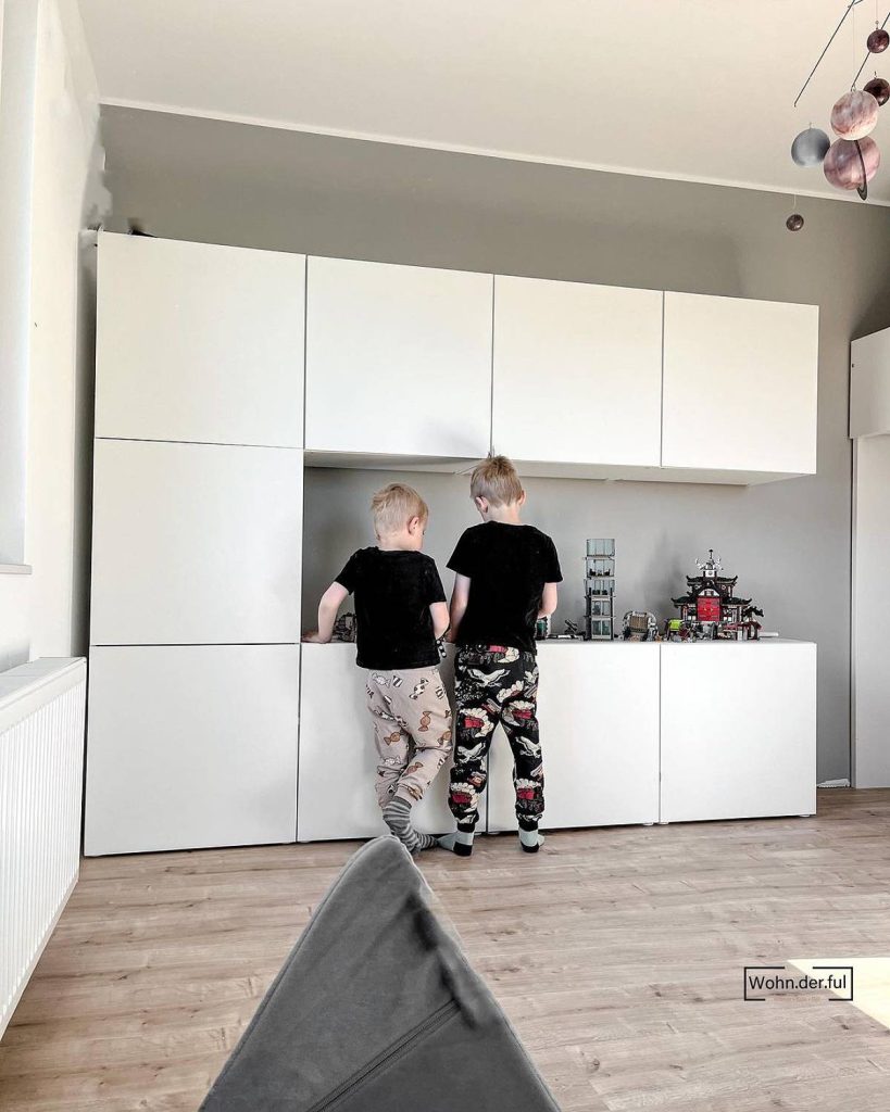 29 Great Storage Ideas For Little Boy's Room | GoDownsize