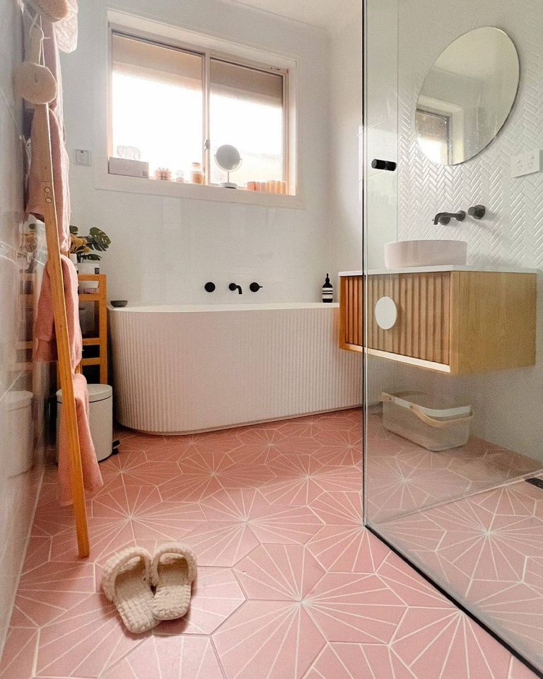 Dusty Rose Bathrooms: 23 Ideas for Small Spaces | GoDownsize