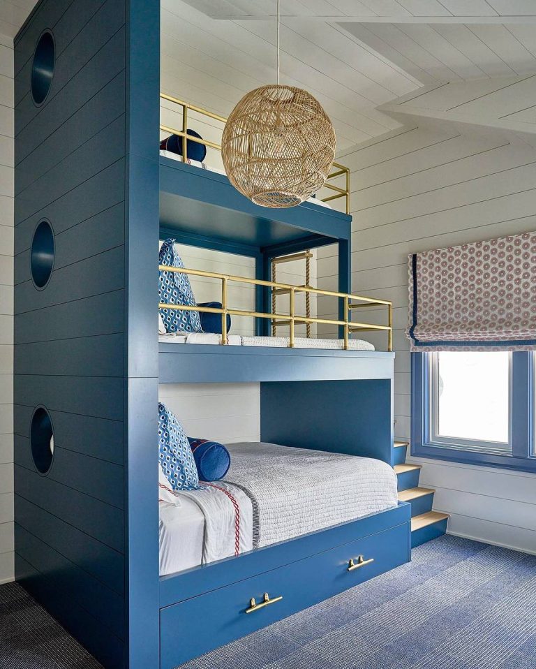 Blue Bedrooms: 20 Stylish Ideas for Small Spaces | GoDownsize