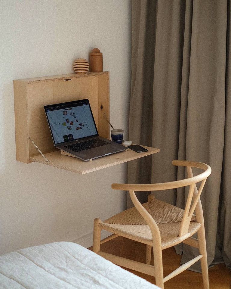 11 Clever Desks For Small Bedrooms You'll Love | GoDownsize