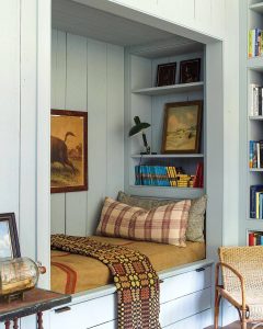 24 Small Bedroom Reading Nooks You'll Love | GoDownsize