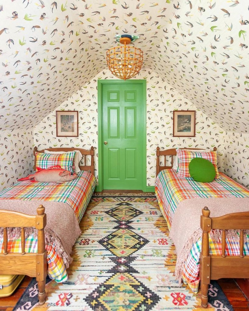 Wallpaper For Ceiling: 29 Beautiful Ideas | GoDownsize
