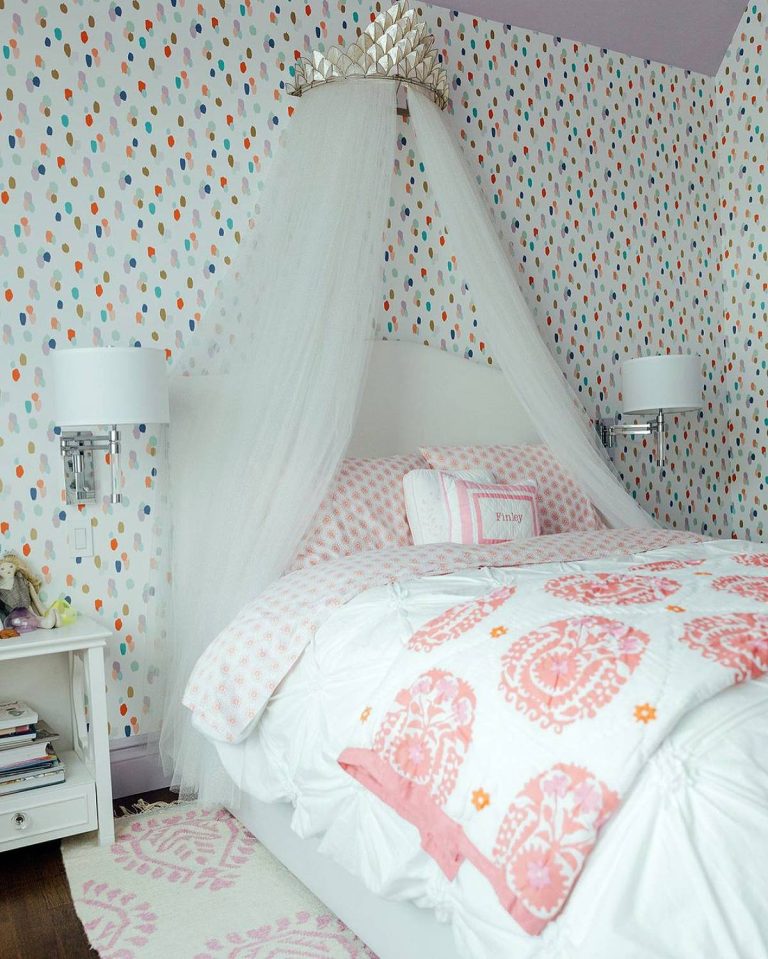30 Wallpaper Ideas For Little Girl's Rooms | GoDownsize