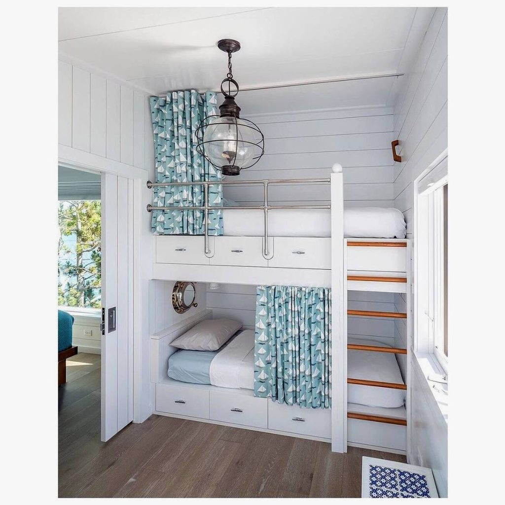 21 Small Cozy Bedrooms That Work Really Well | GoDownsize