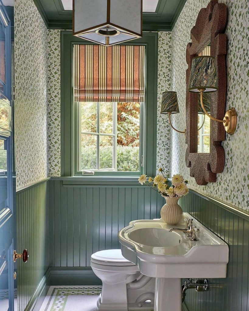 24 Great Wainscoting Ideas For Small Homes | GoDownsize