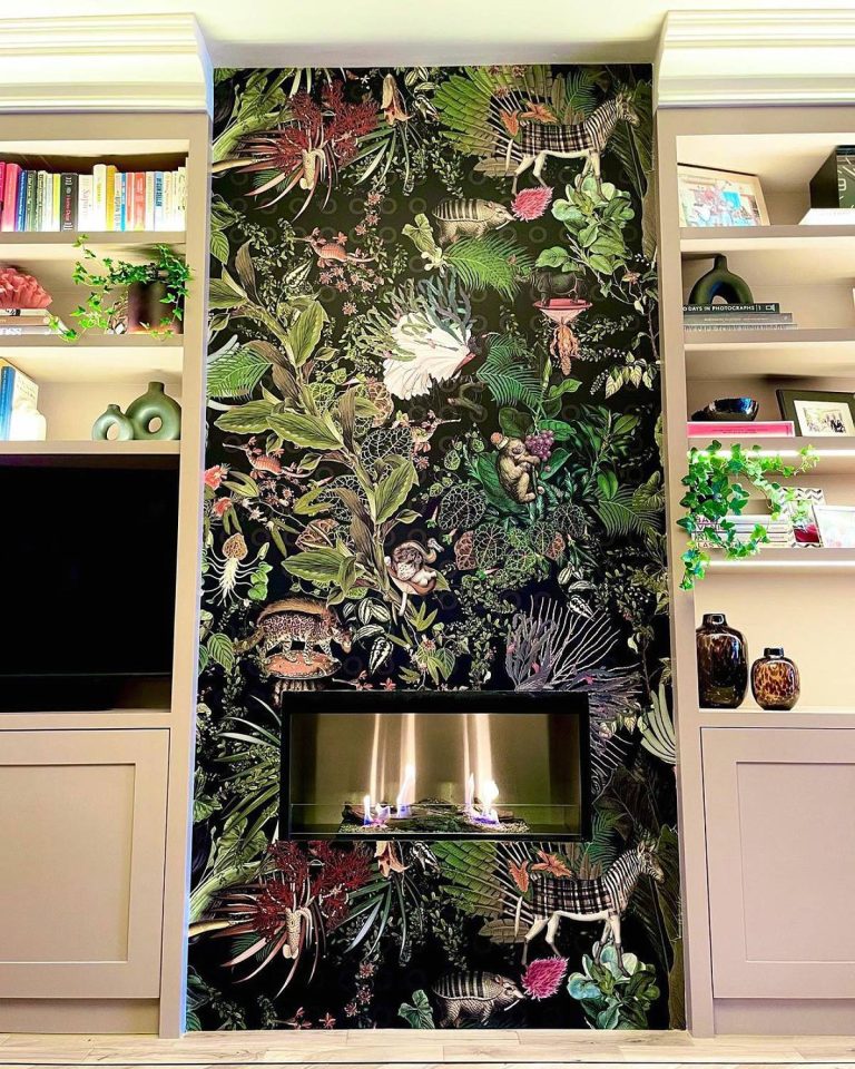 Wallpaper for Chimney Breasts: 19 Beautiful Ideas | GoDownsize