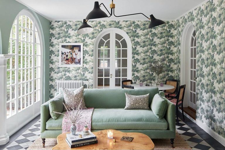 Wallpaper For Small Living Rooms: 20 Beautiful Ideas | GoDownsize