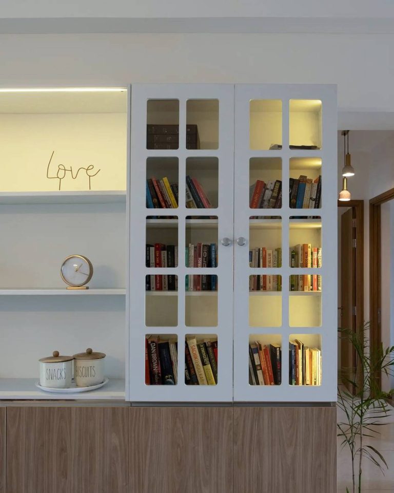 20 Bookshelves With Glass Doors That Look Amazing | GoDownsize
