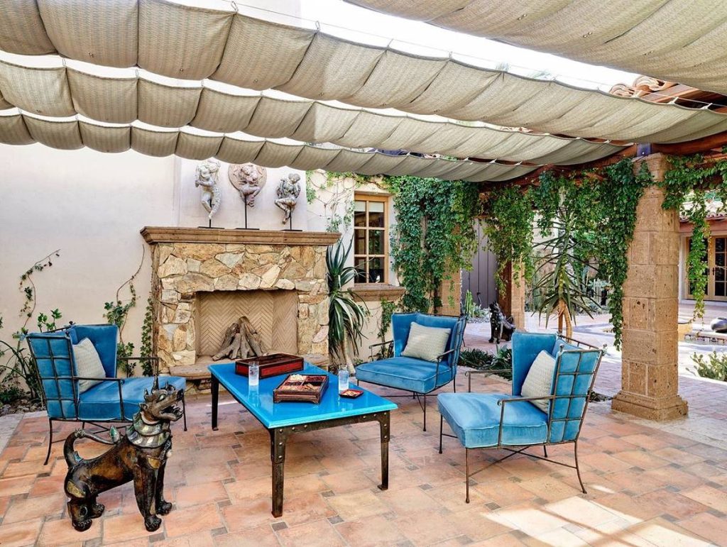 27 Covered Patio Ideas That Look Amazing | GoDownsize