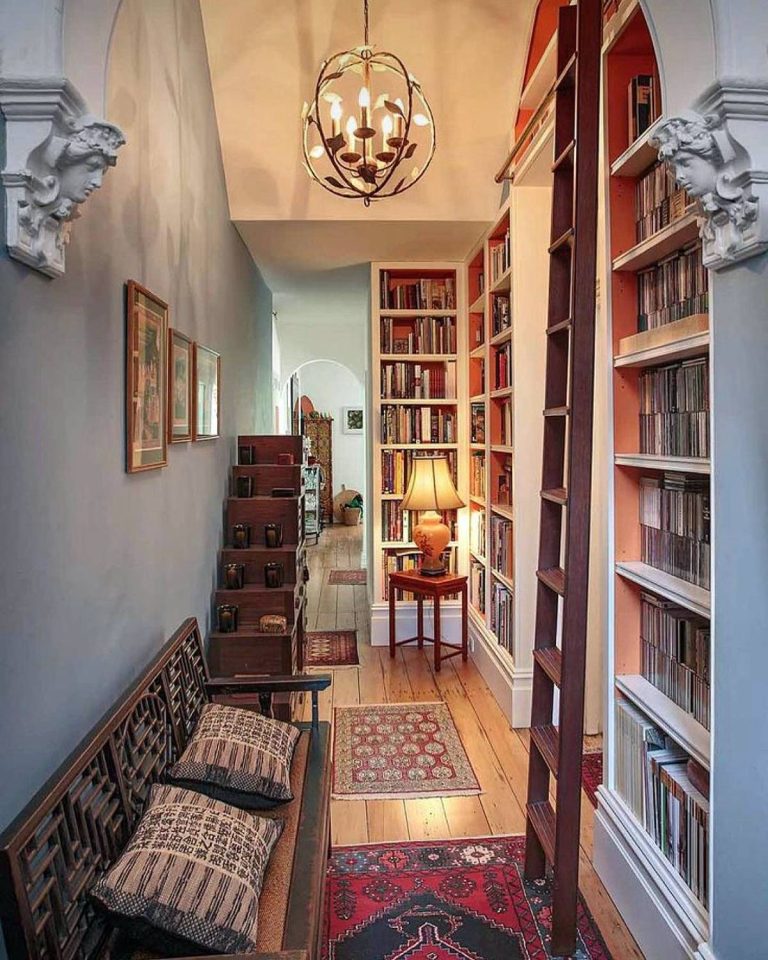 18 Bookshelves With Ladders That Look Amazing | GoDownsize