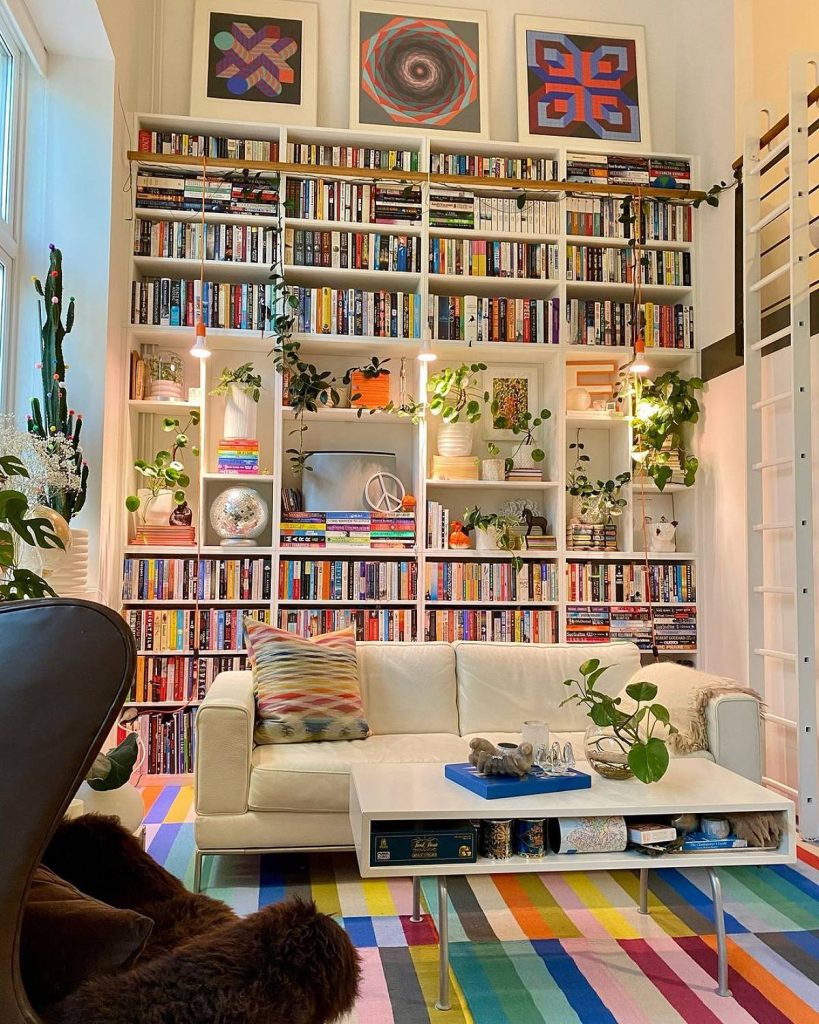 18 Bookshelves With Ladders That Look Amazing | GoDownsize