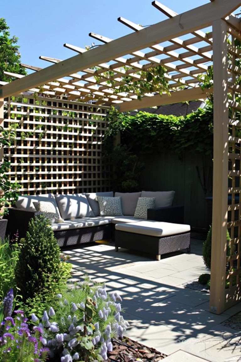 25 Trellis Ideas For The Small Garden That Look Great | GoDownsize
