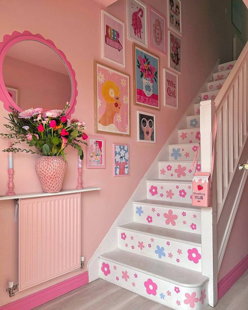 30 Great Gallery Wall Ideas For Small Spaces | GoDownsize