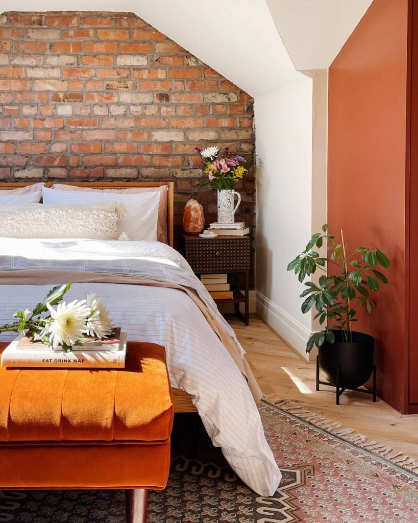 21 Bedrooms With Exposed Brick Walls That Look Great | GoDownsize
