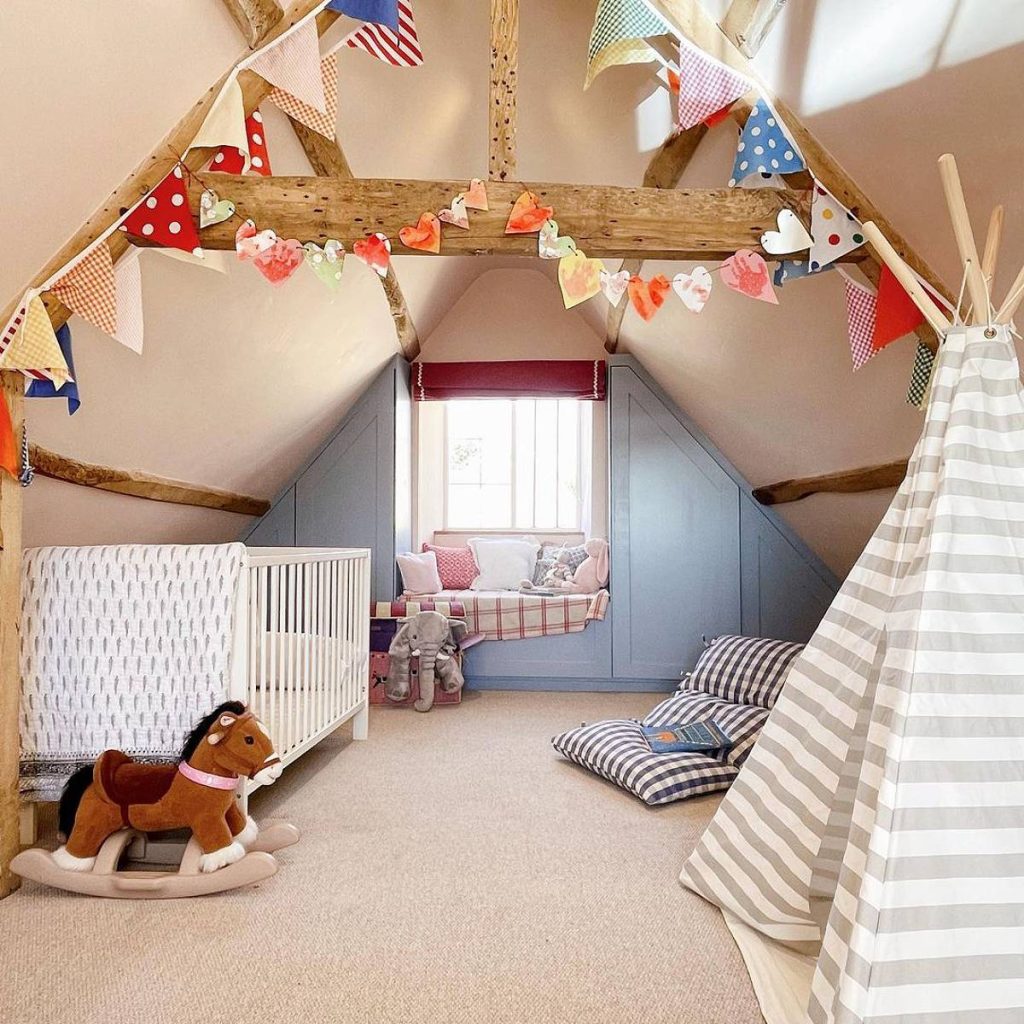 31 Bedrooms With Slanted Ceilings You'll Love | GoDownsize