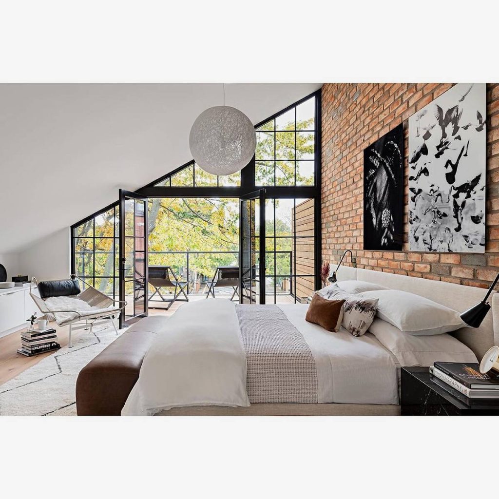 21 Bedrooms With Exposed Brick Walls That Look Great | GoDownsize
