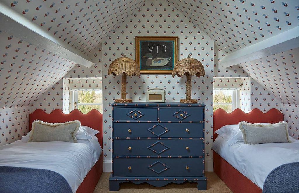 31 Bedrooms With Slanted Ceilings You'll Love | GoDownsize