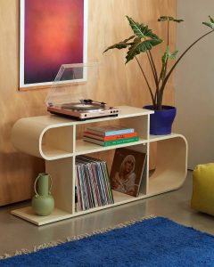 26 Bookshelves For Vinyl Records That Look Amazing | GoDownsize