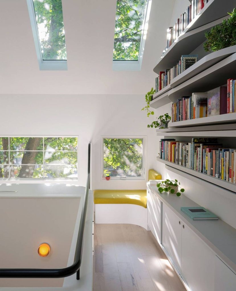 17 Bookshelves Under-Window That Look Amazing | GoDownsize