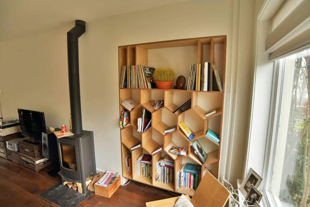 26 Bookshelves For Vinyl Records That Look Amazing | GoDownsize