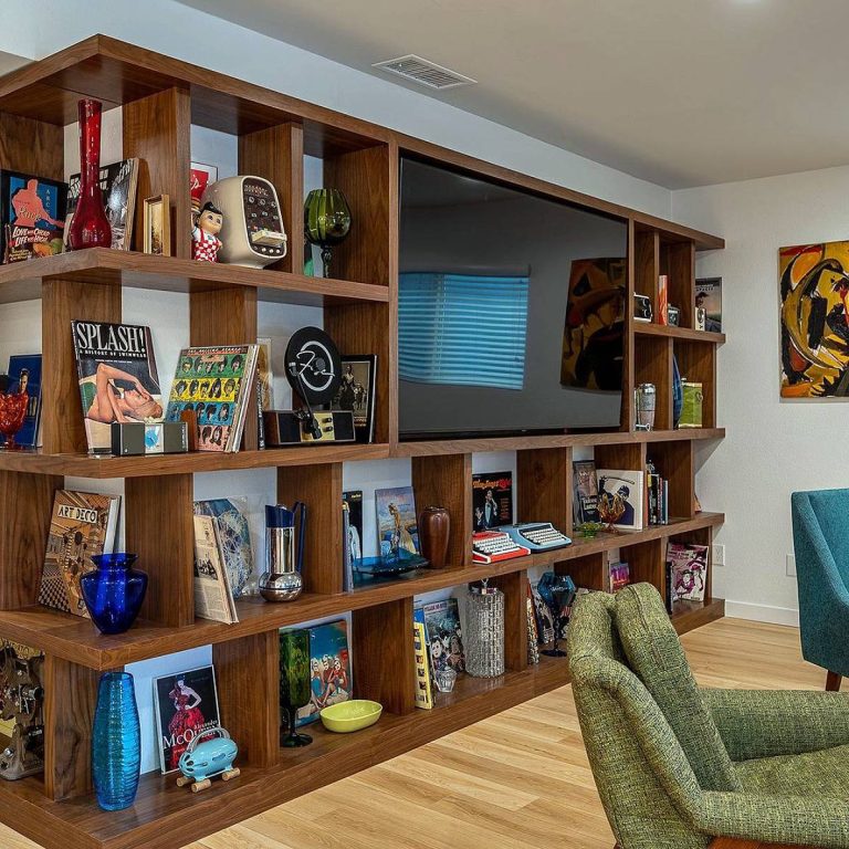 19 Bookshelves Mounted Under TVs That Look Amazing | GoDownsize